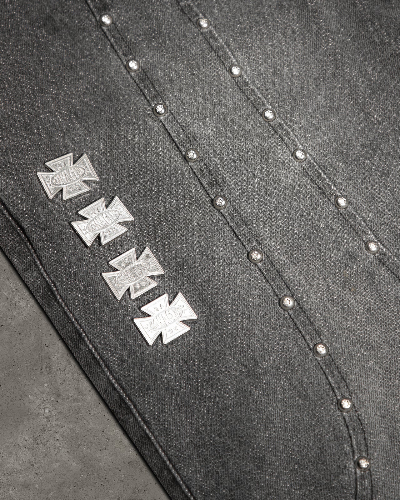 Star-Bolt Denim Jeans - Iconaclub